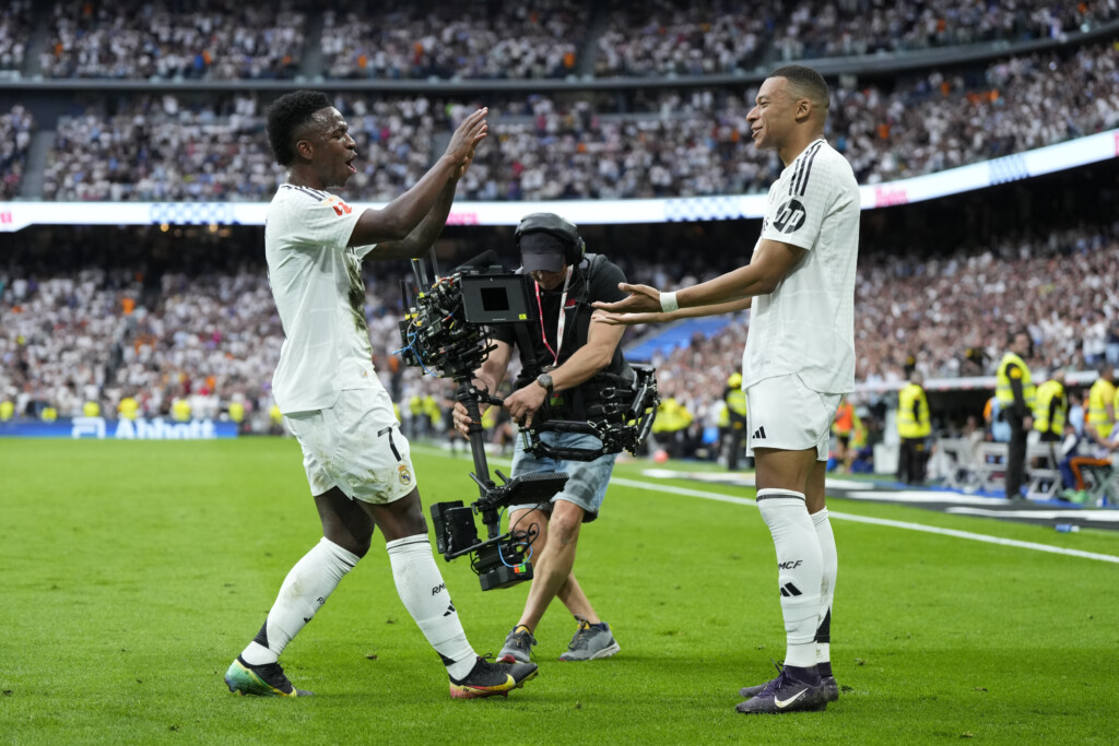 Football : Real Madrid, Mbappé meilleur buteur de la Liga et Soulier d ...