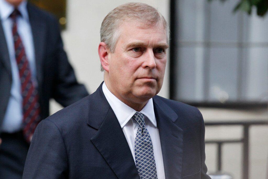 Royaume-Uni : pression sur la famille royale et le gouvernement pour ...