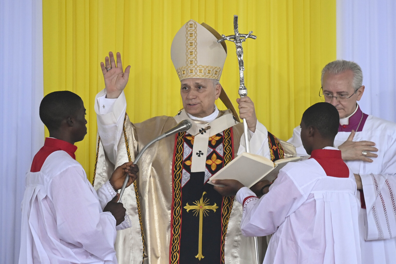 Le pape est arrivé à Douala, au Cameroun - LaPresse News